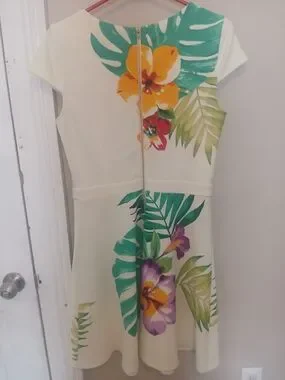 Gabby Skye | Dresses | Gabby Skye Cream Tropical Floral Fit Flare Knee ...